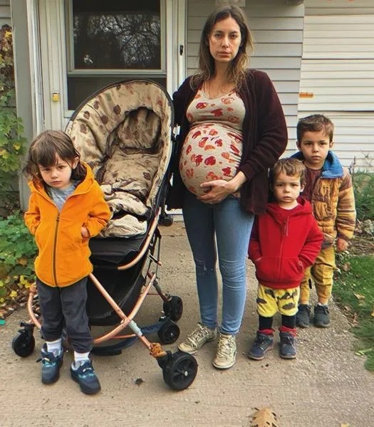 Mom Sells Old Stroller to Feed 4 Kids, Finds It on Her Doorstep the ...