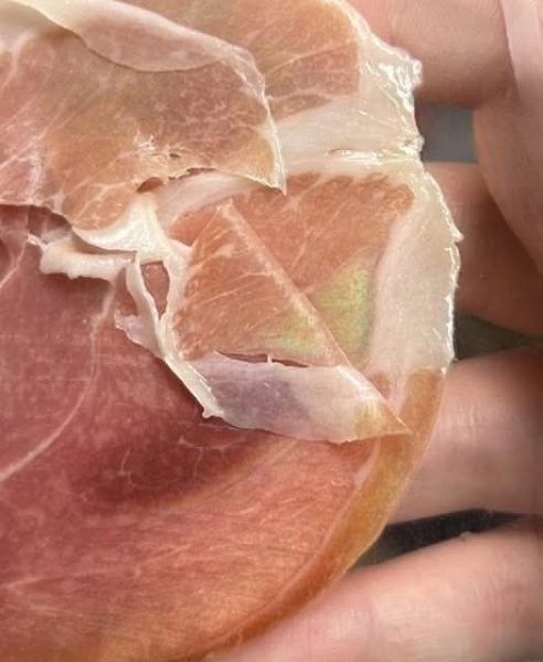 If Your Ham Has a Rainbow Sheen, Here’s What It Means - Weveryday Stories