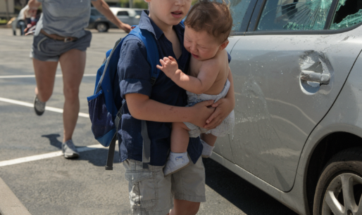 An eight-year-old boy rescued a child trapped in a locked car, got late ...